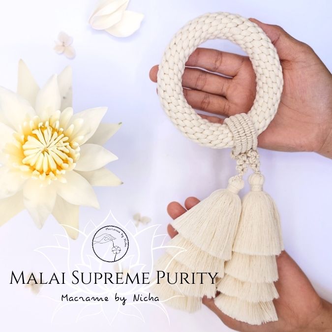 จากพลาสติกสู่ฝ้ายธรรมชาติ: การฟื้นฟูเครื่องแขวนและพวงมาลัย – Macrame by Nicha