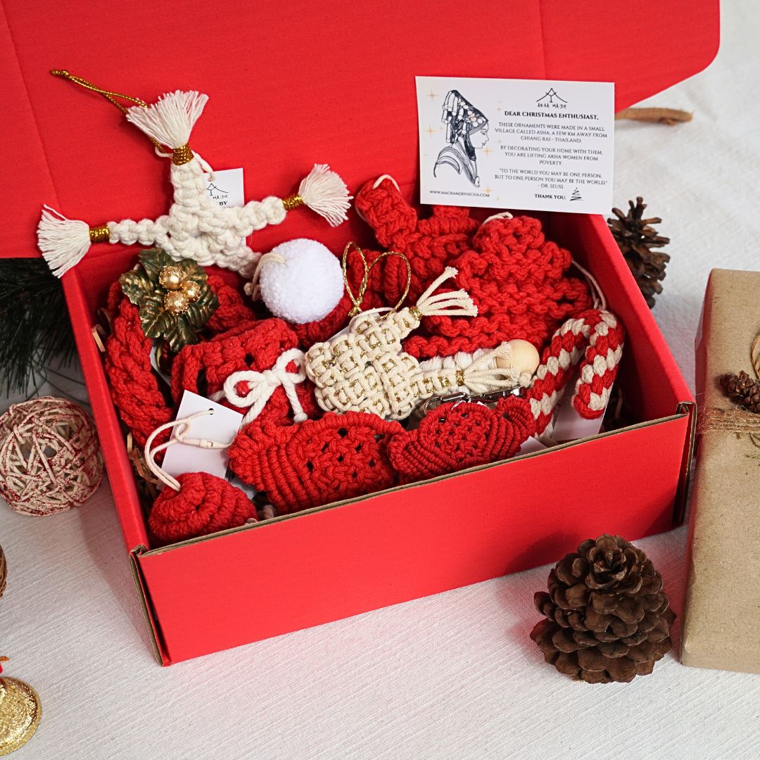Red Christmas ornaments - Set 9 pieces – Shop here – Macrame by Nicha